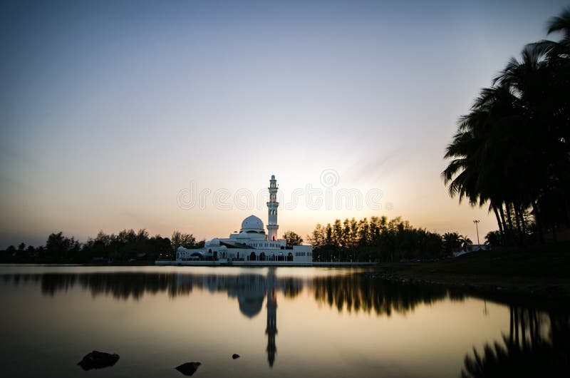 473 Floating Mosque Sunset Background Stock Photos - Free & Royalty ...