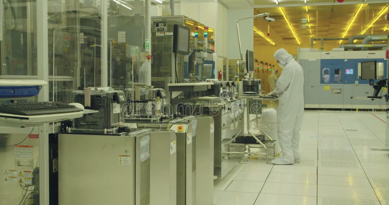Clean Room Manufacturing of Silicon Wafers for the Semiconductors ...