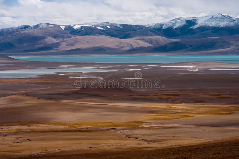 Siling Lake in Tibet stock photo. Image of lamaism, bank - 28351958