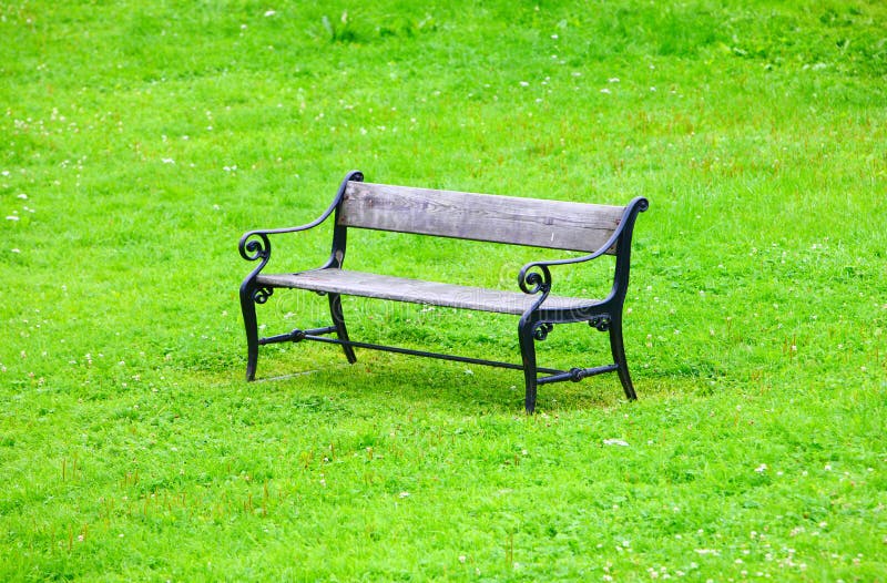 Silla en el parque imagen de archivo. Imagen de arbusto - 45949733