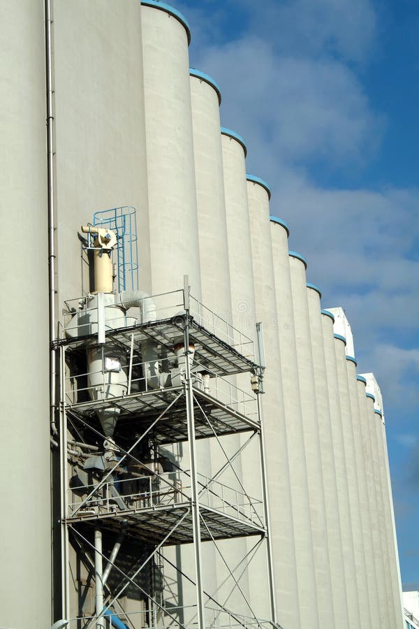 Silo dei cereali immagine stock. Immagine di pane, produzione - 842669