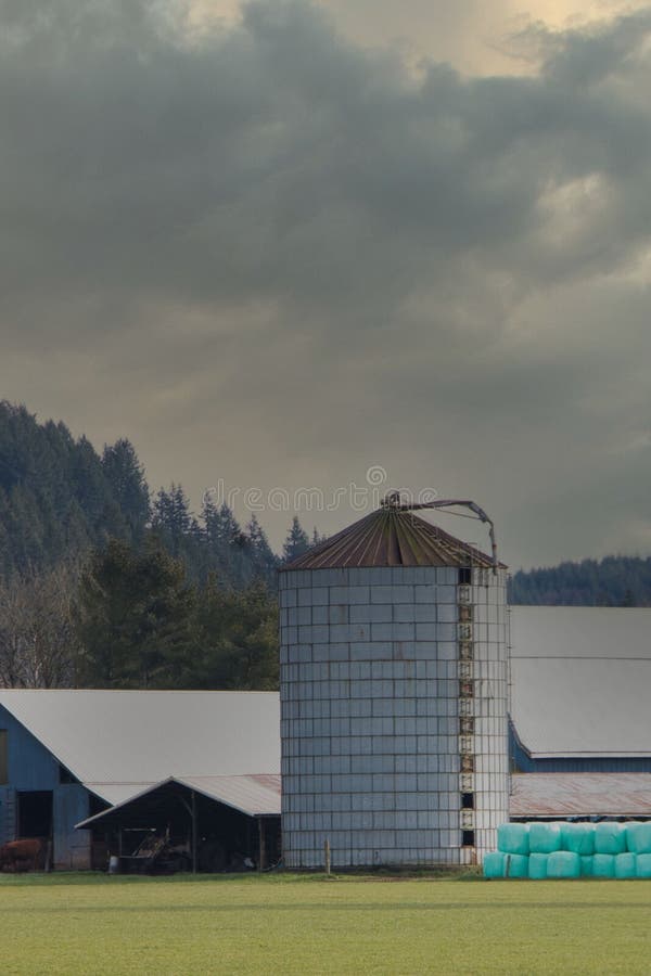 Silo on a Farm in Dryad, WA Stock Image - Image of isolated, silo ...