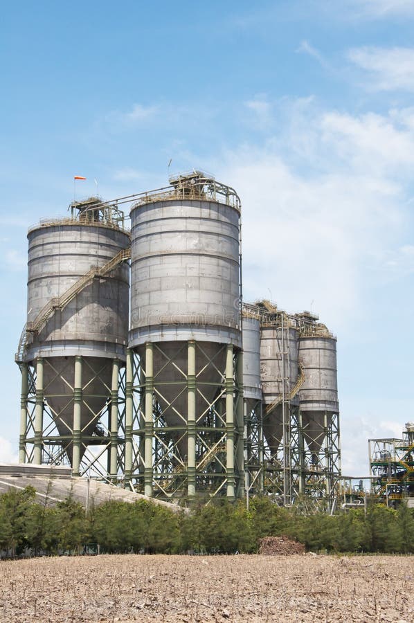Tower silo stock image. Image of core, structure, construction - 5175871