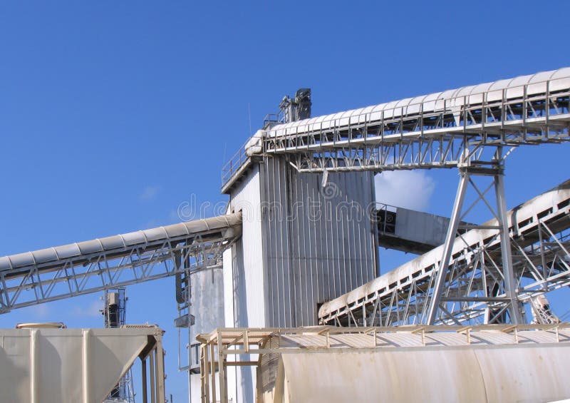 Silo & Train Cars stock photo. Image of transport - 9363138
