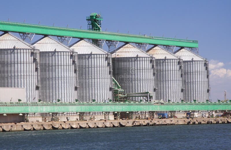 Silos image stock. Image du moire, silo, industrie, bleu - 124190115