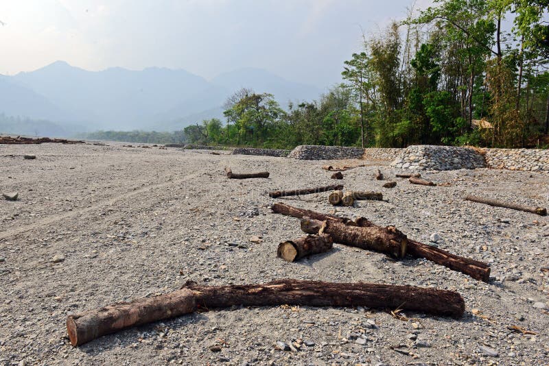 Siltation do rio foto de stock. Imagem de pedra, largamente - 39941484