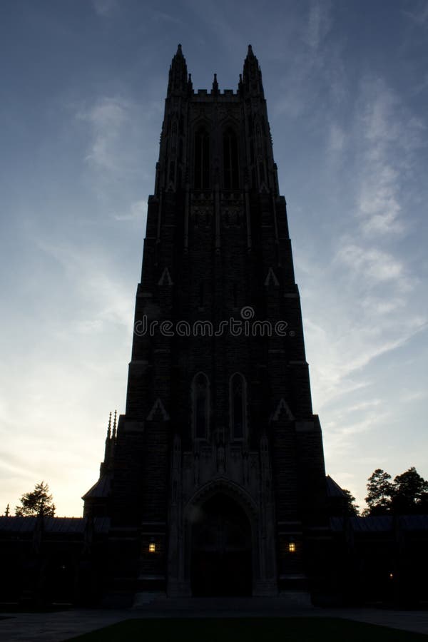 Silueta de Duke Chapel foto de archivo. Imagen de instalaciones - 95538590
