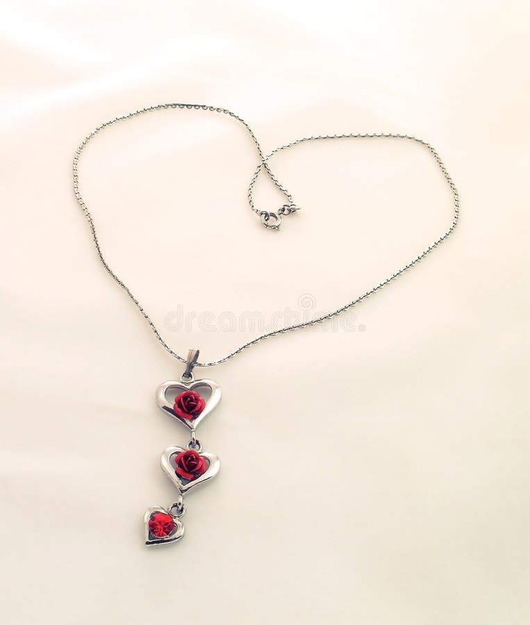 Silver Chain Lying Form Heart Stock Photos - Free & Royalty-Free Stock ...