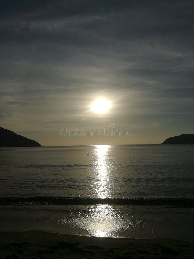 Silver Lining stock image. Image of sunset, nagsasa - 141607483