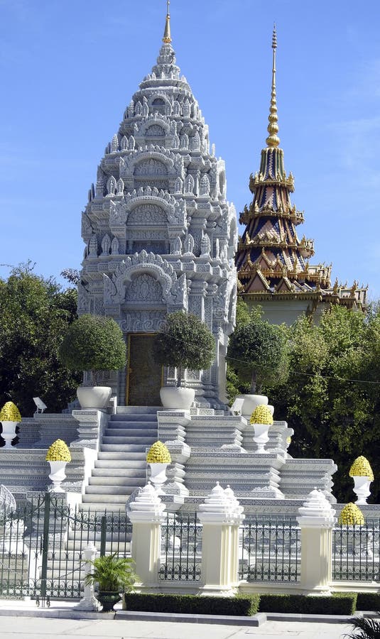 Silver Pagoda in Phnom Penh, Cambodia Stock Photo - Image of landmark ...