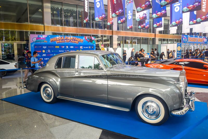 Silver Rolls-Royce Silver Cloud II in Indonesia Modification Expo 2023 ...