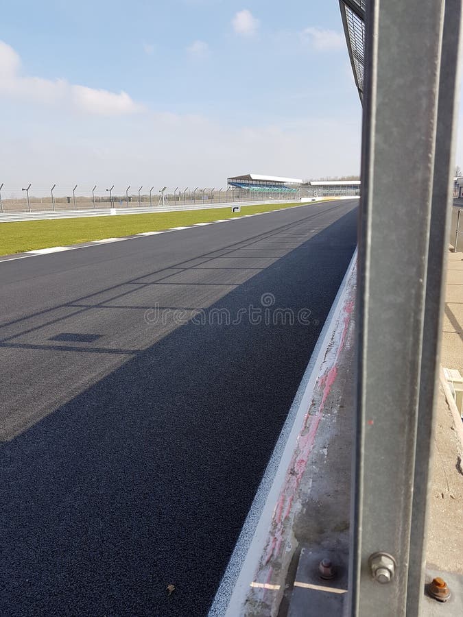 Silverstone pitstrait stock image. Image of circuit - 137652185