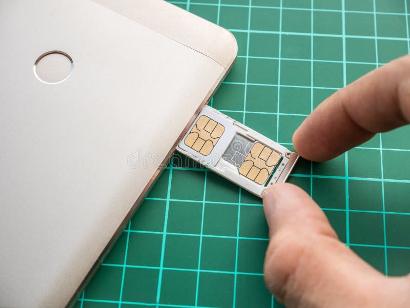SIM Card Tray Filled Con SIM Card Nano E Micro SIM Card Pushed Con La ...