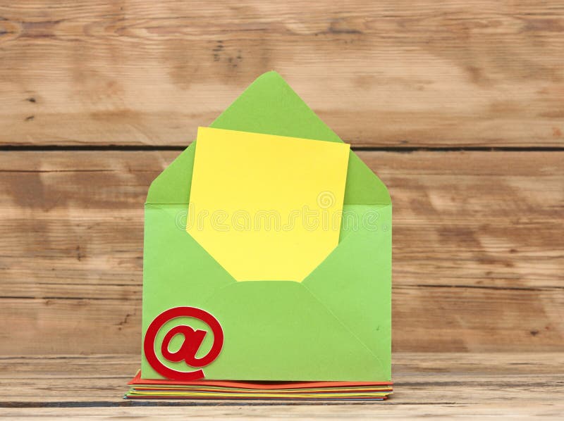 Simbolo rosso del email immagine stock. Immagine di globale - 29211987