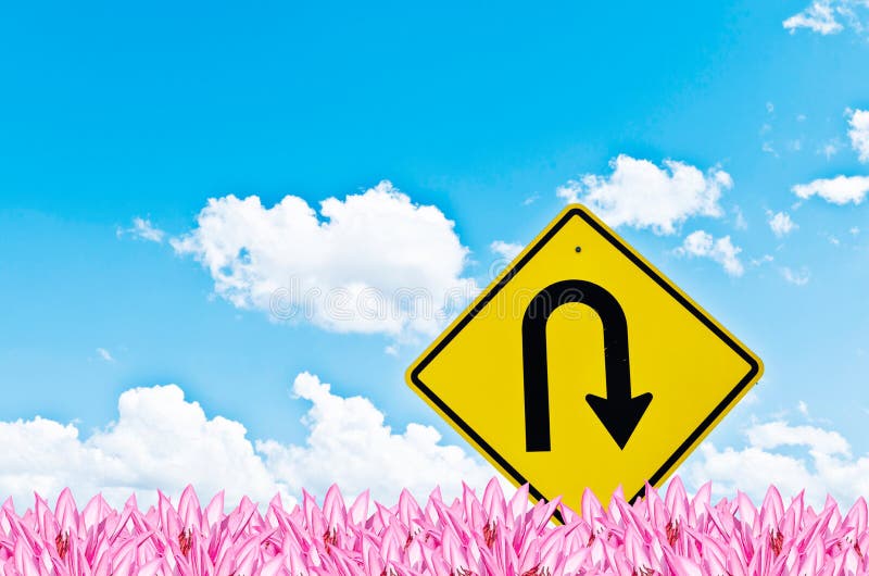 Simbolo E Cielo Blu Di Inversione a U Fotografia Stock - Immagine di ...