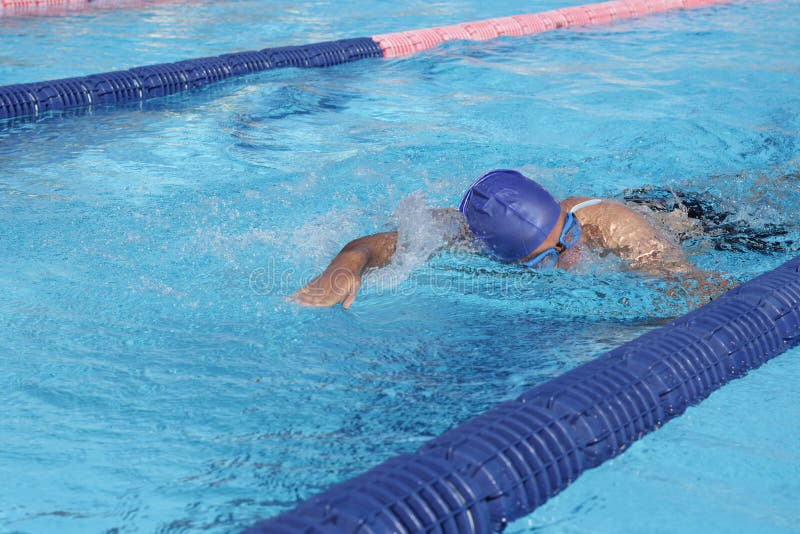 Simning fotografering för bildbyråer. Bild av badar, framdel - 20495465