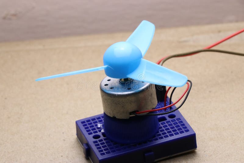 Simple Electronic Circuit Showing Dc Motor Connected To Breadboard ...