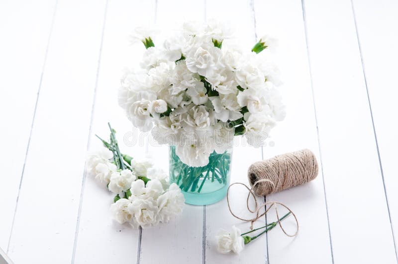 Simple Flower Arrangment stock photo. Image of flower - 142613134