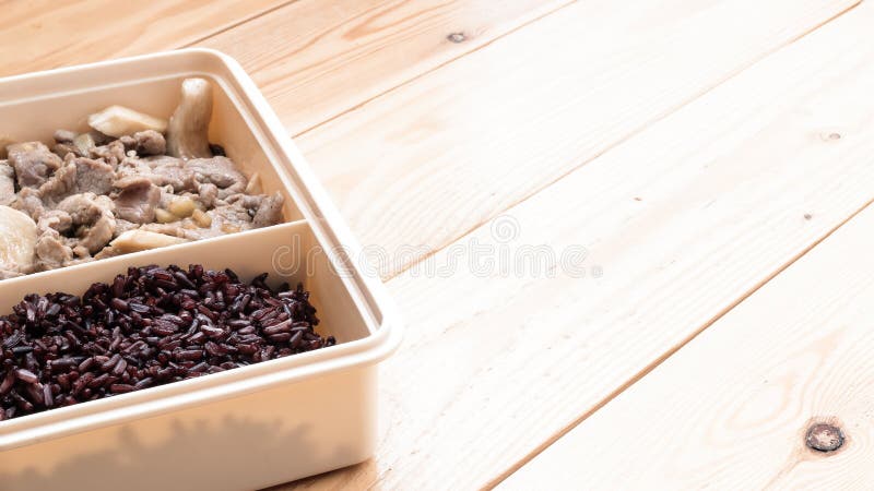Simple lunch box stock photo. Image of skin, preparation - 57557178
