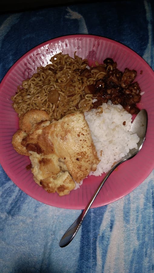 A Simple Menu To Eat Deliciously Together with a Partner when it Rains ...