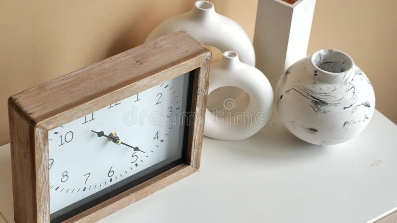 Simple Modern Clock on Table Stock Video - Video of night, arrow: 293620341