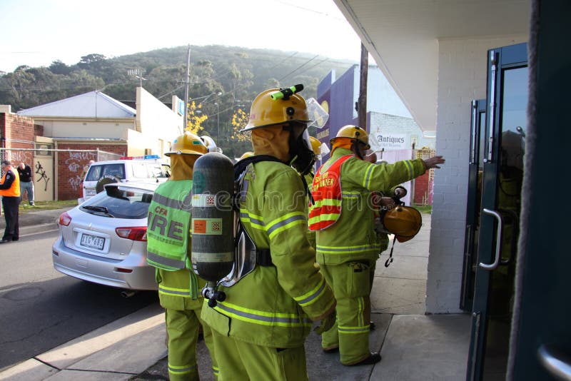 Simulacro de incendio imagen de archivo. Imagen de casco - 47101685