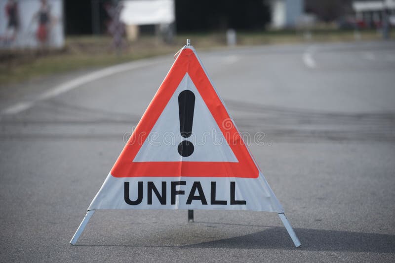 Sinal De Aviso De Acidente Ou Acidente Imagem de Stock - Imagem de ...