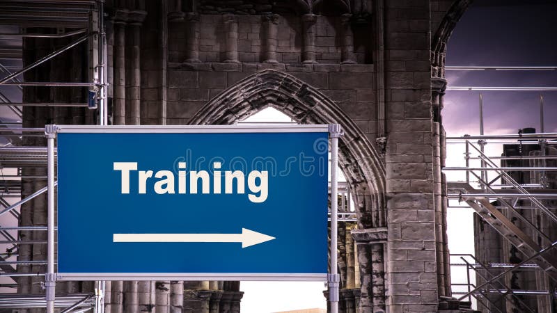 Street Sign to Training imagem de stock. Imagem de aprenda - 151782465