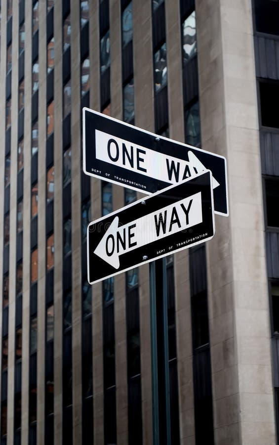 Sinal De Trânsito De Sentido único Imagem de Stock - Imagem de sinal ...