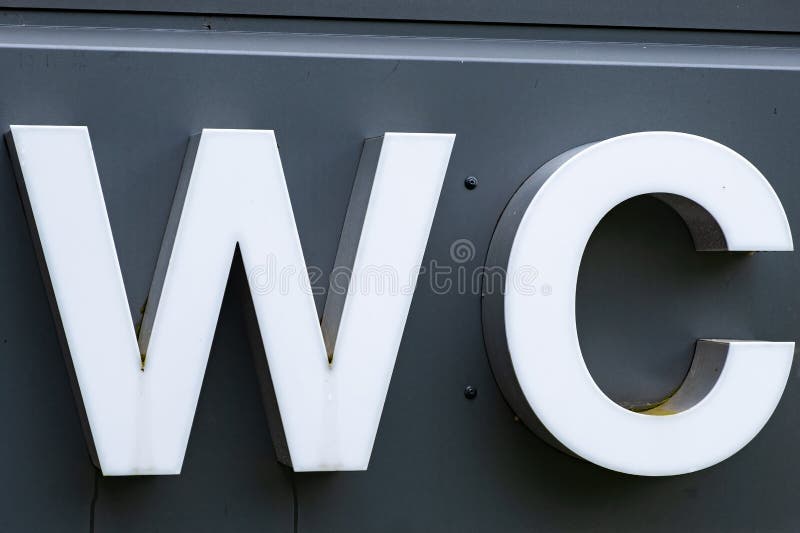 Sinal Wc Na Parede Para O Banheiro Ou Banheiro Foto de Stock - Imagem ...