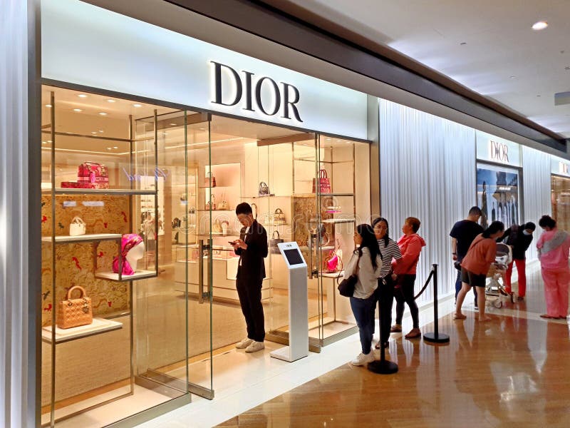 Singapore: Dior editorial photo. Image of display, company - 77721286