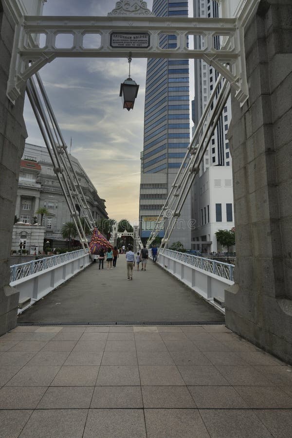Cavenagh Bridge in Singapore Editorial Stock Photo - Image of modern ...