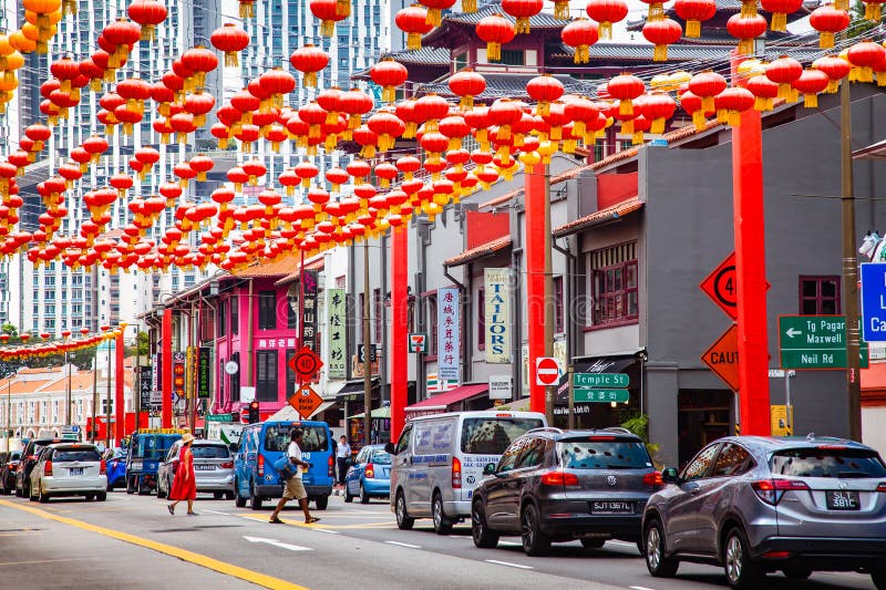SINGAPORE, SINGAPORE - MARCH 2019: Street View of Singapore Chinatown ...