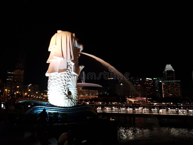 The Merlion at Night, Singapore Editorial Stock Image - Image of ...