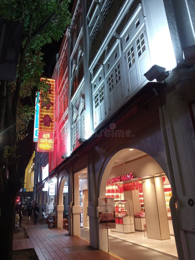 Singapore Side Walk, Building, Mart Editorial Photo - Image of building ...