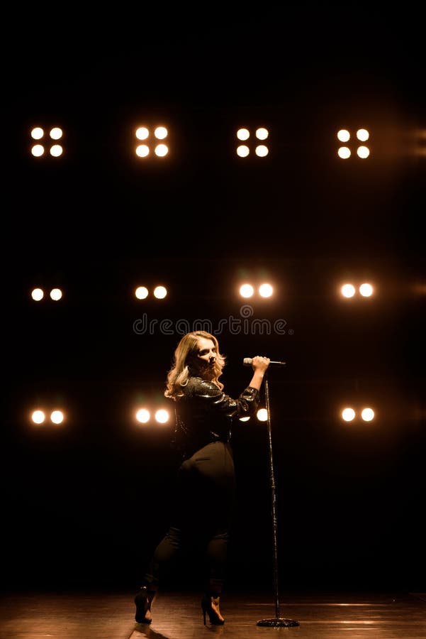 641 Silhouette Singer Stage Lighting Stock Photos - Free & Royalty-Free ...