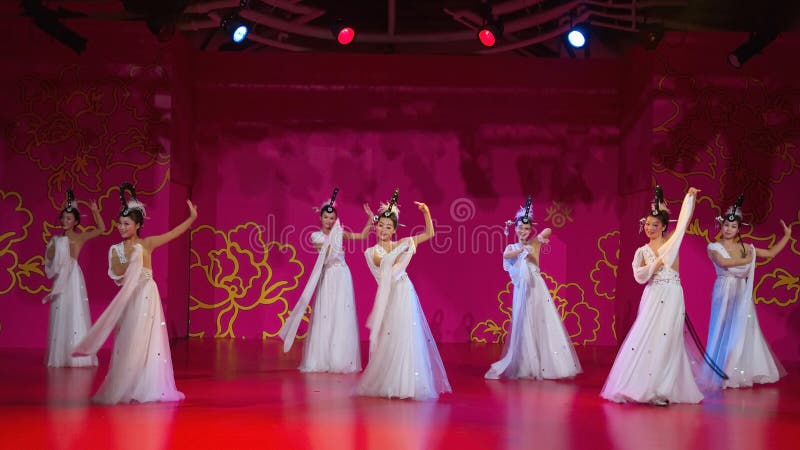 Singing and dancing editorial photography. Image of opera - 50071402