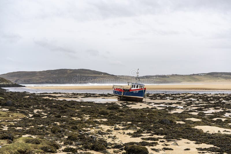 Single Boat on a Sandy Beach Stock Image - Image of calm, ocean: 178431541