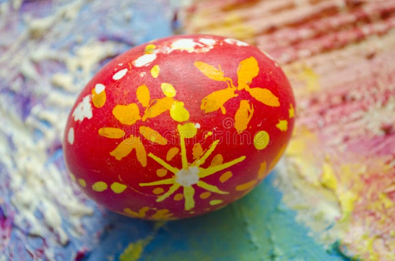 Single Easter Egg with Beautiful Color Abstract Pattern, on Colored ...