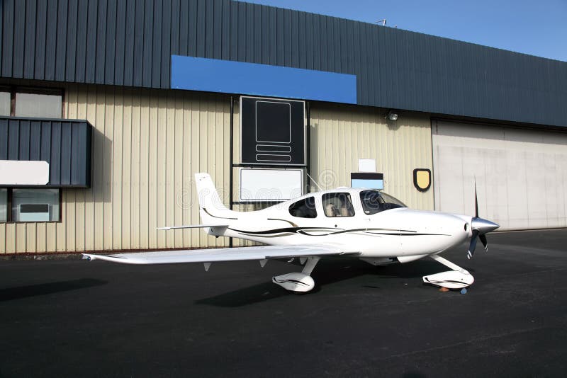 65+ Single engine aircraft Free Stock Photos - StockFreeImages