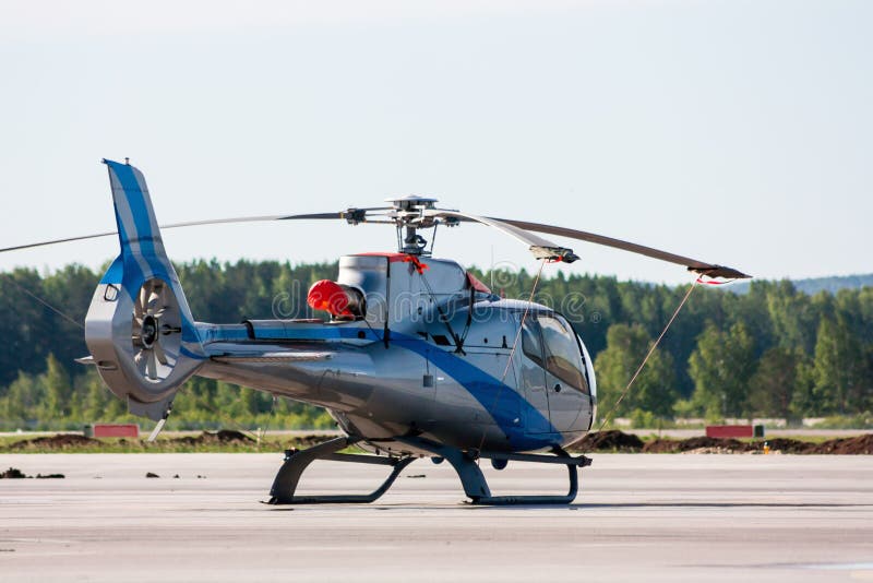 Single Engine Light Helicopter Stock Image - Image of helipad, airfield ...
