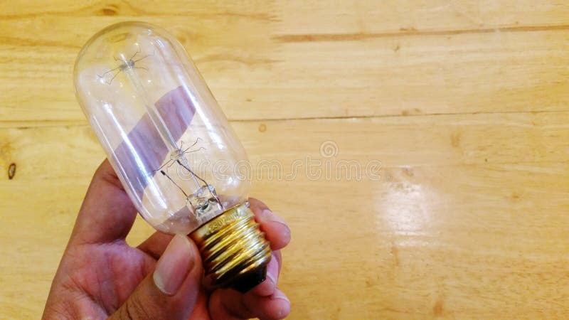 Broken filament bulb stock photo. Image of lamp, bulb - 7224624