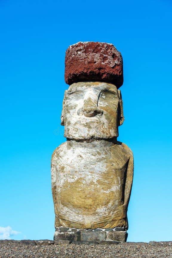 Single Moai Statue on Easter Island Stock Image - Image of moai ...