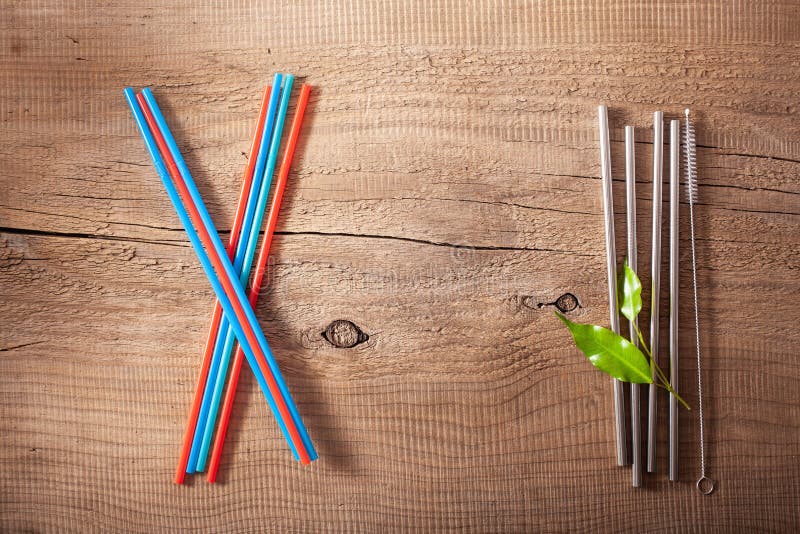 Single Use Plastic and Reusable Metal Eco-friendly Drinking Straw. Zero ...