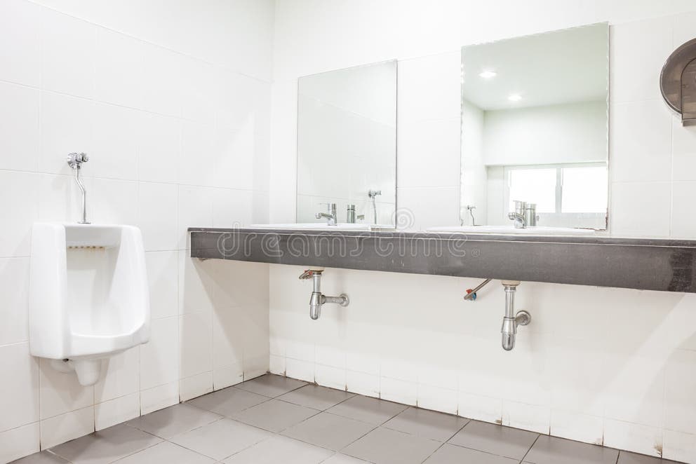 Sink whit mirror stock image. Image of luxury, bathroom - 62594899