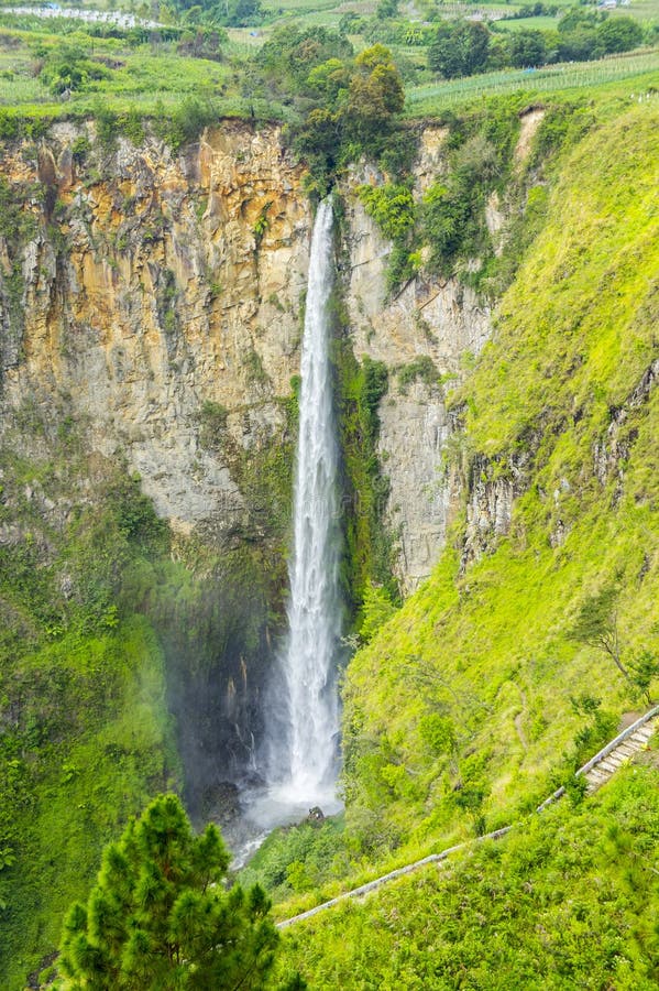 Sipiso piso water fall stock photo. Image of mountain - 59939598
