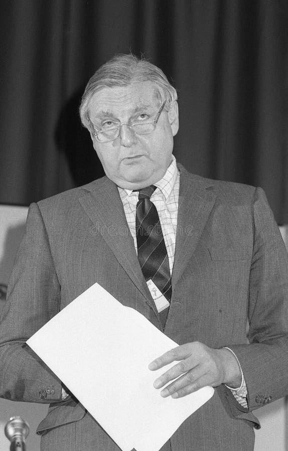 Sir Patrick Mayhew editorial photography. Image of state - 14097532