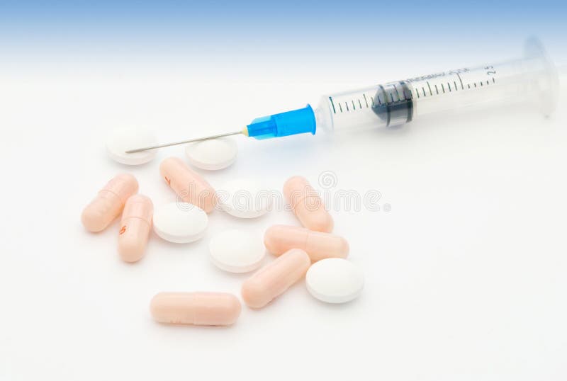 Siringa, Ago, Capsule Della Droga, Cristalli Immagine Stock - Immagine ...