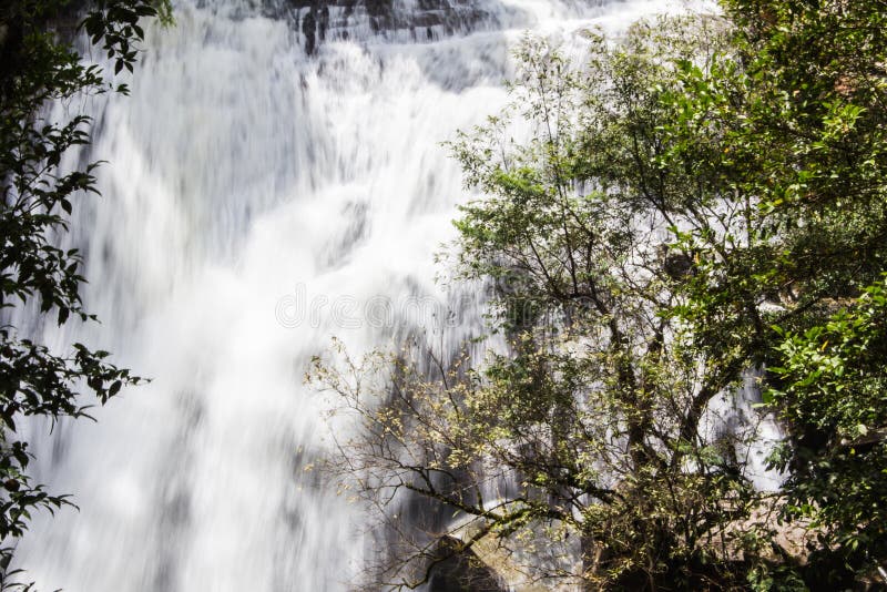 Sirithanwaterval, Het Nationale Park Van Doi Inthanon, Chiang Mai Stock ...