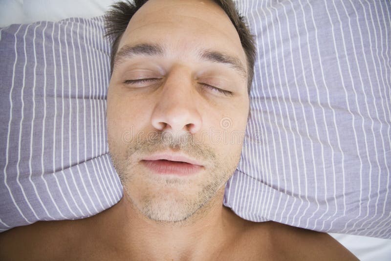 Hombre dormido imagen de archivo. Imagen de estela, relaje - 578617